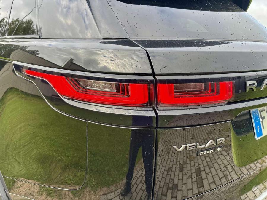 Black Land Rover Range Rover Velar 2019 in Taurage, with an engine capacity of 2.00 L and mileage of 140 thousand km for 21900 €, photo 38 on AUTOMOTO.COM.LV