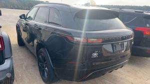 Black Land Rover Range Rover Velar 2020 in Vilnius, with an engine capacity of 2.00 L and mileage of 115 thousand km for 18500 €, photo 2 on AUTOMOTO.COM.LV