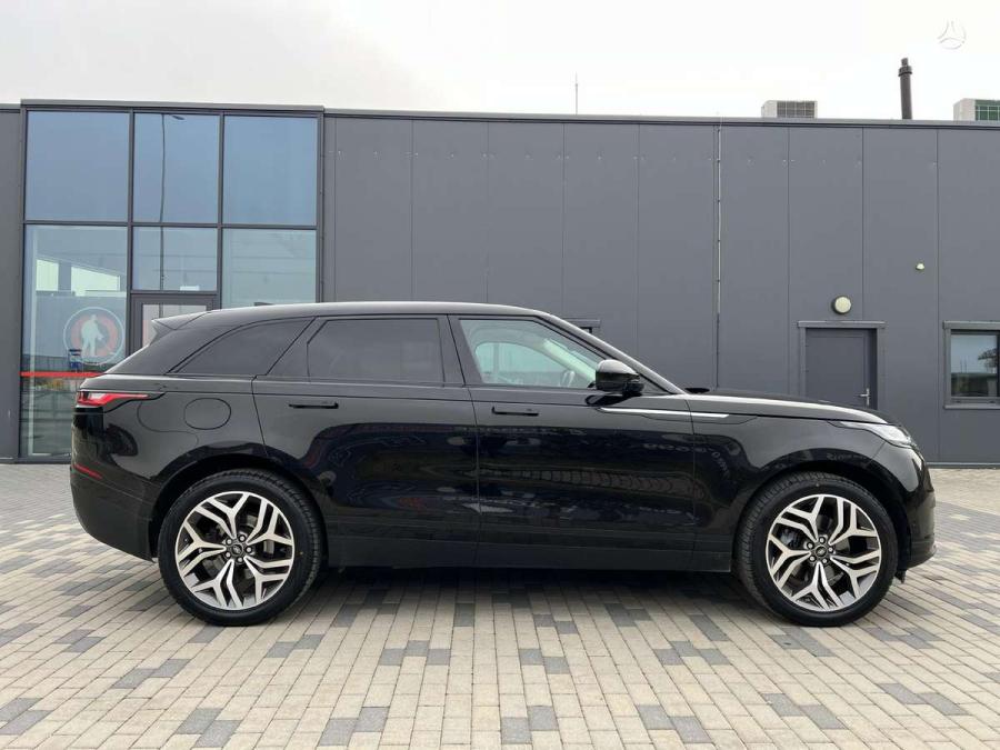 Melns Land Rover Range Rover Velar 2020 Šauļi, ar dzinēja tilpumu 2.99 L un nobraukumu 172 tūkst. km par 35500 €, foto 4 vietnē AUTOMOTO.COM.LV