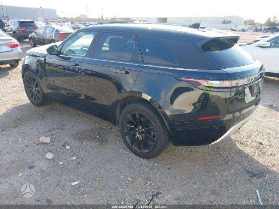 Black Land Rover Range Rover Velar 2020 in Klaipeda, with an engine capacity of 2.00 L and mileage of 74 thousand km for 9100 €, photo 3 on AUTOMOTO.COM.LV