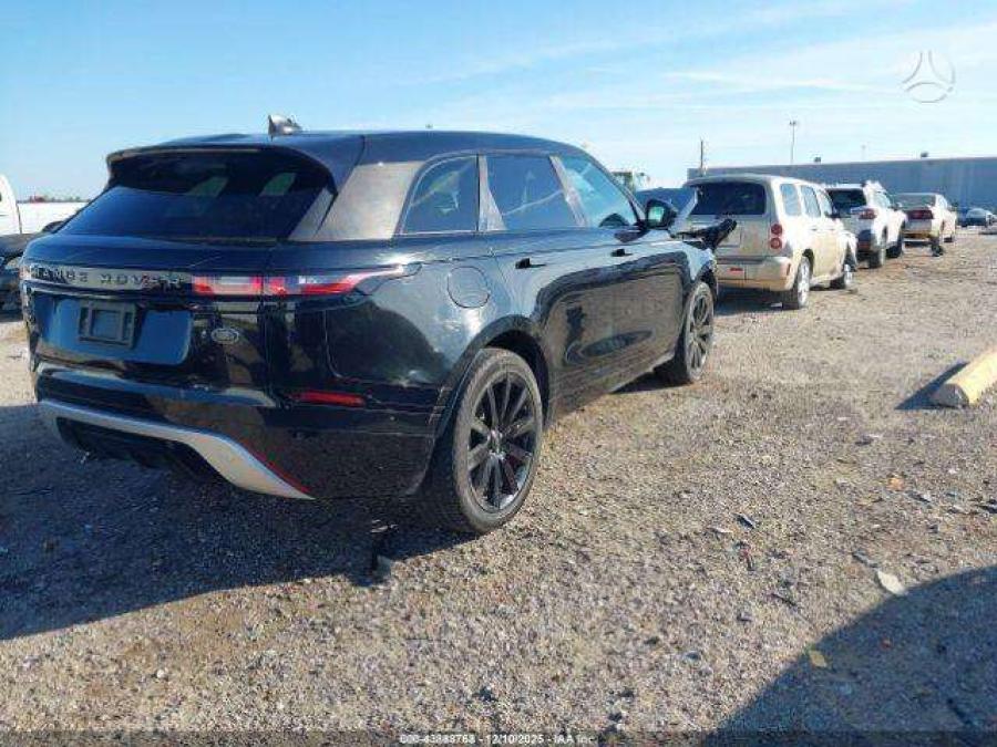 Black Land Rover Range Rover Velar 2020 in Klaipeda, with an engine capacity of 2.00 L and mileage of 74 thousand km for 9100 €, photo 4 on AUTOMOTO.COM.LV