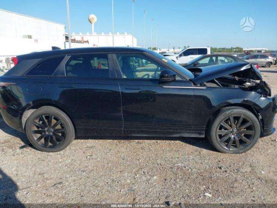Black Land Rover Range Rover Velar 2020 in Klaipeda, with an engine capacity of 2.00 L and mileage of 74 thousand km for 9100 €, photo 13 on AUTOMOTO.COM.LV