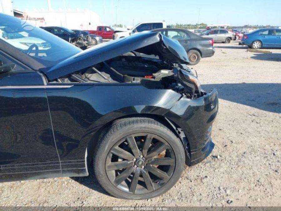Black Land Rover Range Rover Velar 2020 in Klaipeda, with an engine capacity of 2.00 L and mileage of 74 thousand km for 9100 €, photo 18 on AUTOMOTO.COM.LV