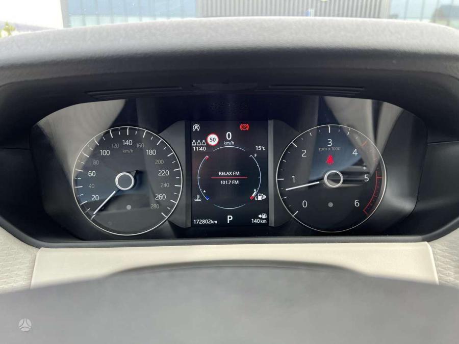 Black Land Rover Range Rover Velar 2020 in Siauliai, with an engine capacity of 2.99 L and mileage of 173 thousand km for 33500 €, photo 17 on AUTOMOTO.COM.LV