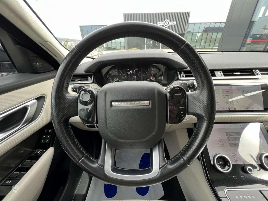 Black Land Rover Range Rover Velar 2020 in Siauliai, with an engine capacity of 2.99 L and mileage of 173 thousand km for 33500 €, photo 18 on AUTOMOTO.COM.LV