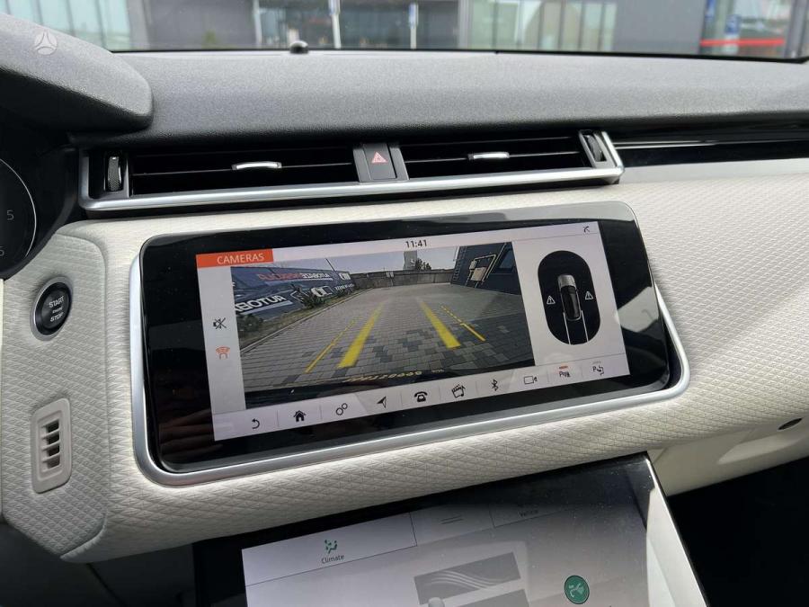 Black Land Rover Range Rover Velar 2020 in Siauliai, with an engine capacity of 2.99 L and mileage of 173 thousand km for 33500 €, photo 21 on AUTOMOTO.COM.LV