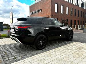 Black Land Rover Range Rover Velar 2020 in Riga, with an engine capacity of 2.00 L and mileage of 120 thousand km for 21200 €, photo 4 on AUTOMOTO.COM.LV