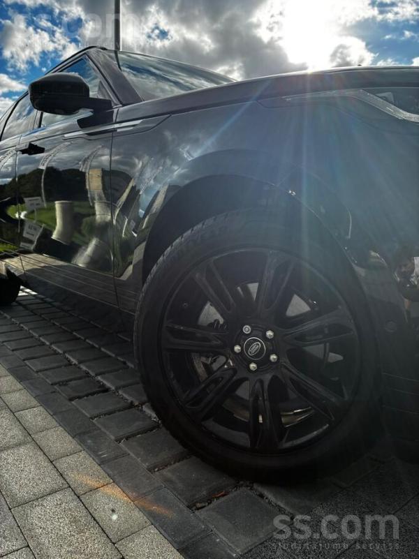 Black Land Rover Range Rover Velar 2020 in Riga, with an engine capacity of 2.00 L and mileage of 120 thousand km for 21200 €, photo 8 on AUTOMOTO.COM.LV