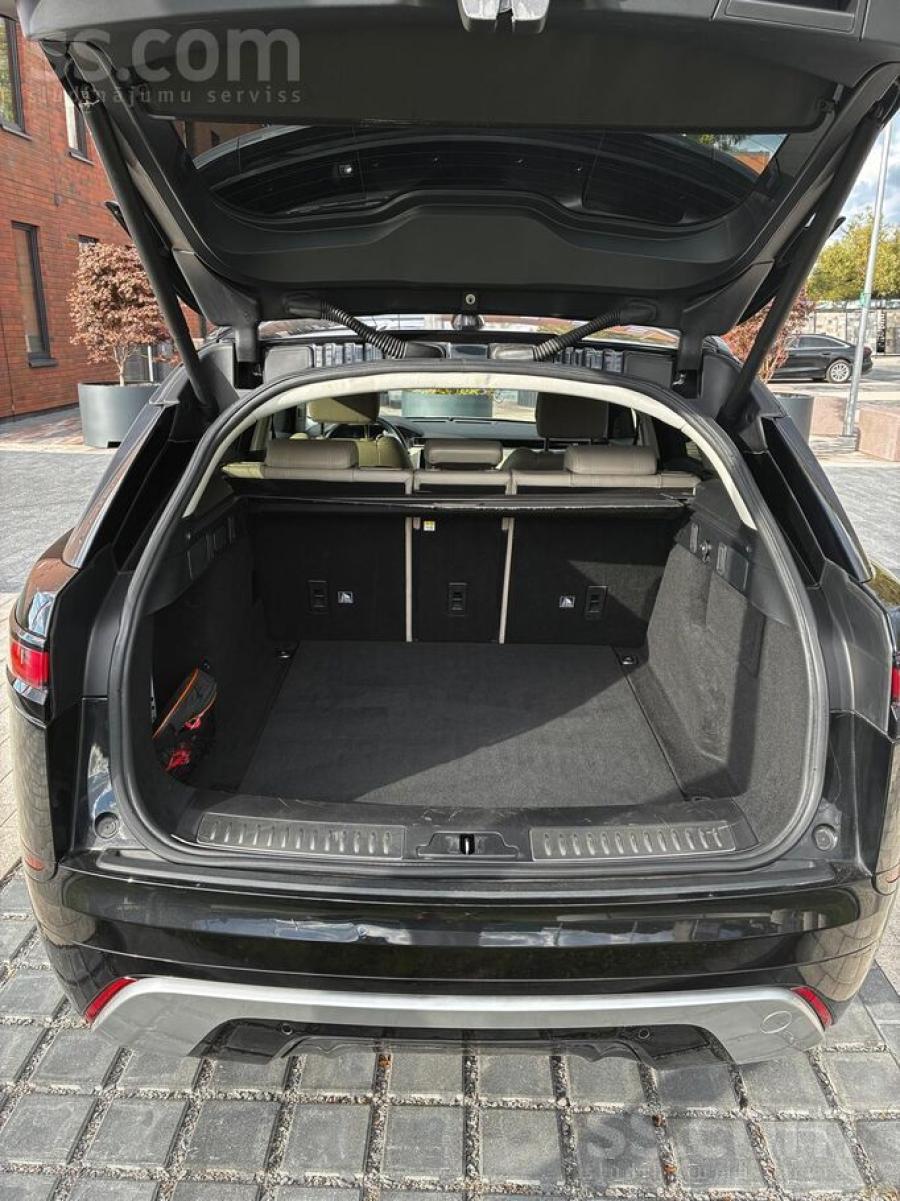 Black Land Rover Range Rover Velar 2020 in Riga, with an engine capacity of 2.00 L and mileage of 120 thousand km for 21200 €, photo 9 on AUTOMOTO.COM.LV