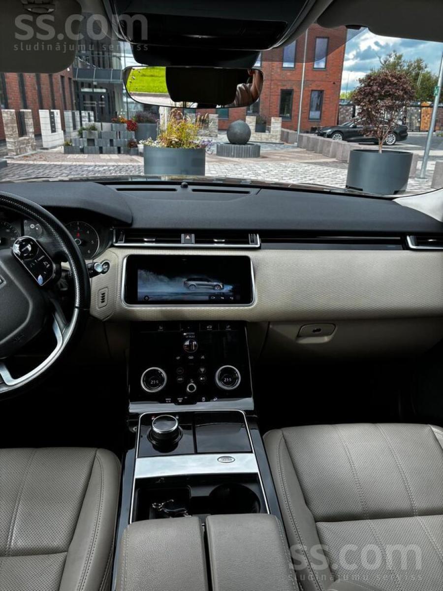 Black Land Rover Range Rover Velar 2020 in Riga, with an engine capacity of 2.00 L and mileage of 120 thousand km for 21200 €, photo 10 on AUTOMOTO.COM.LV