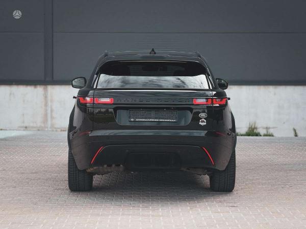 Melns Land Rover Range Rover Velar 2021 Šauļi, ar dzinēja tilpumu 2.00 L un nobraukumu 160 tūkst. km par 29099 €, foto 7 vietnē AUTOMOTO.COM.LV