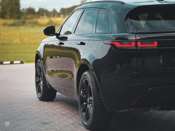 Melns Land Rover Range Rover Velar 2021 Šauļi, ar dzinēja tilpumu 2.00 L un nobraukumu 160 tūkst. km par 29099 €, foto 9 vietnē AUTOMOTO.COM.LV