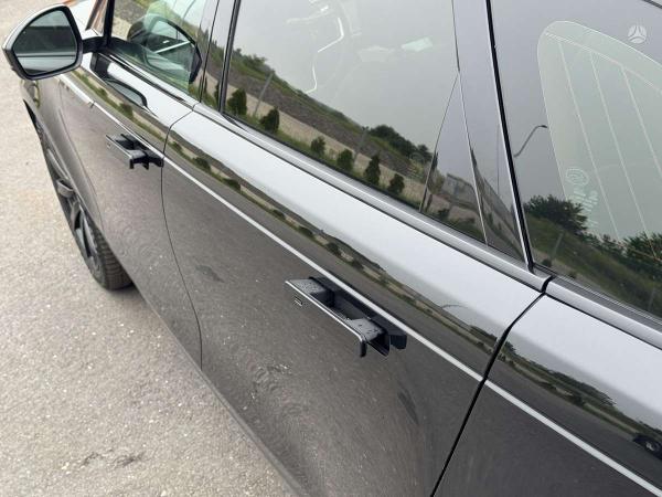 Black Land Rover Range Rover Velar 2021 in Vilnius, with an engine capacity of 3.00 L and mileage of 94 thousand km for 38000 €, photo 5 on AUTOMOTO.COM.LV