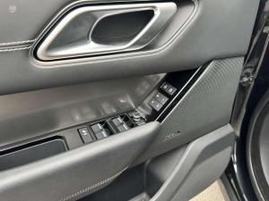 Black Land Rover Range Rover Velar 2021 in Vilnius, with an engine capacity of 3.00 L and mileage of 94 thousand km for 38000 €, photo 8 on AUTOMOTO.COM.LV