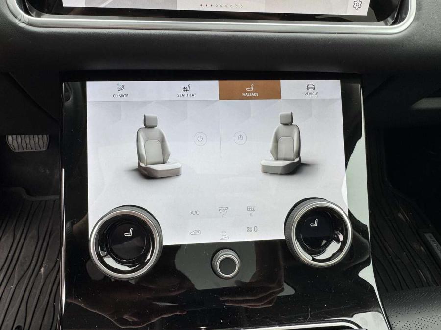 Black Land Rover Range Rover Velar 2021 in Vilnius, with an engine capacity of 3.00 L and mileage of 94 thousand km for 38000 €, photo 10 on AUTOMOTO.COM.LV