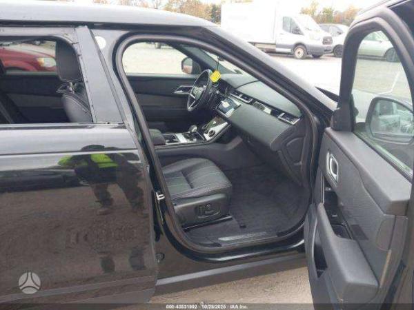 Black Land Rover Range Rover Velar 2022 in Klaipeda, with an engine capacity of 2.00 L and mileage of 41 thousand km for 16000 €, photo 5 on AUTOMOTO.COM.LV