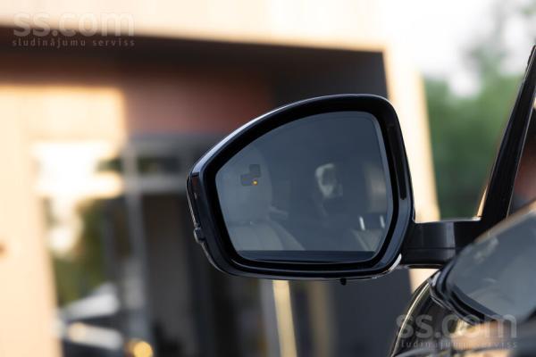 Melns Land Rover Range Rover Velar 2022 Jelgava, ar dzinēja tilpumu 2.00 L un nobraukumu 0 tūkst. km par 27500 €, foto 7 vietnē AUTOMOTO.COM.LV