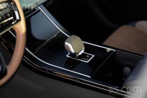 Melns Land Rover Range Rover Velar 2023 Rīga, ar dzinēja tilpumu 3.00 L un nobraukumu 44 tūkst. km par 56900 €, foto 10 vietnē AUTOMOTO.COM.LV