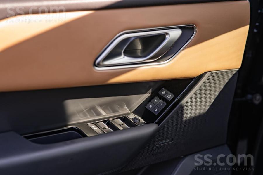 Melns Land Rover Range Rover Velar 2023 Rīga, ar dzinēja tilpumu 3.00 L un nobraukumu 44 tūkst. km par 56900 €, foto 19 vietnē AUTOMOTO.COM.LV