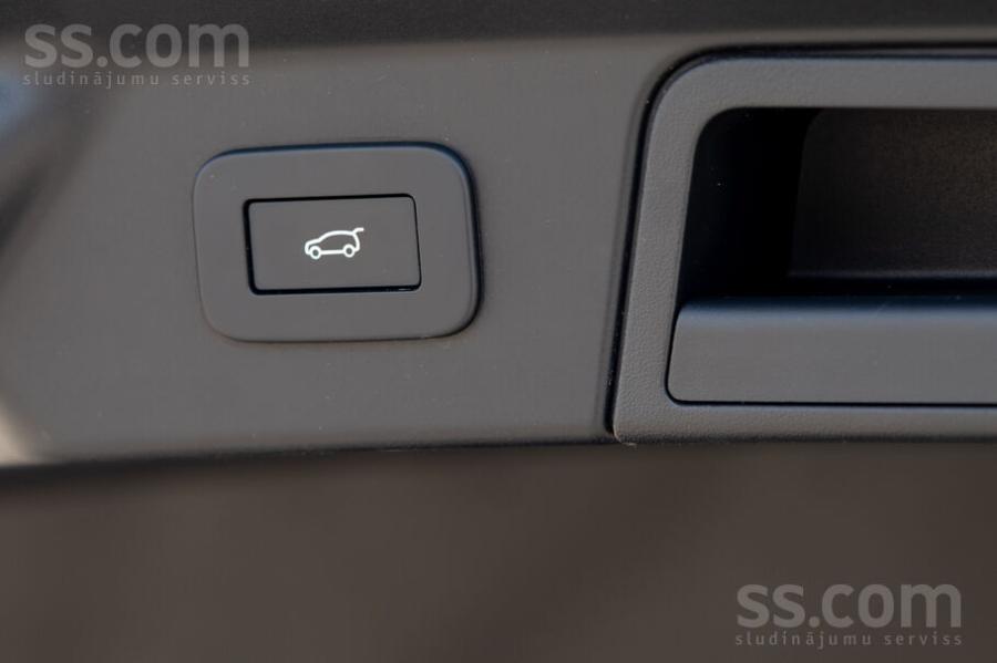 Melns Land Rover Range Rover Velar 2023 Rīga, ar dzinēja tilpumu 3.00 L un nobraukumu 44 tūkst. km par 56900 €, foto 20 vietnē AUTOMOTO.COM.LV