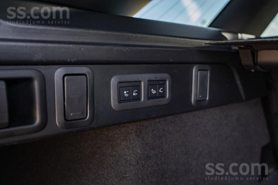 Melns Land Rover Range Rover Velar 2023 Rīga, ar dzinēja tilpumu 3.00 L un nobraukumu 44 tūkst. km par 56900 €, foto 27 vietnē AUTOMOTO.COM.LV