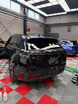 Melns Land Rover Range Rover Velar 2023 Rīga, ar dzinēja tilpumu 3.00 L un nobraukumu 44 tūkst. km par 56900 €, foto 31 vietnē AUTOMOTO.COM.LV