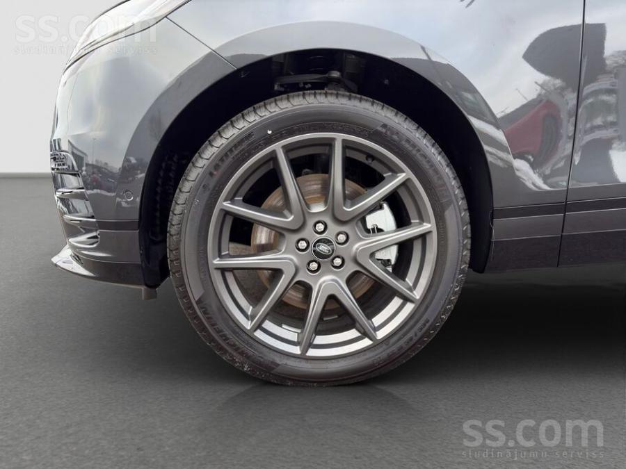 Black Land Rover Range Rover Velar 2026 in Riga, with an engine capacity of 2.00 L and mileage of 12 thousand km for 69900 €, photo 9 on AUTOMOTO.COM.LV