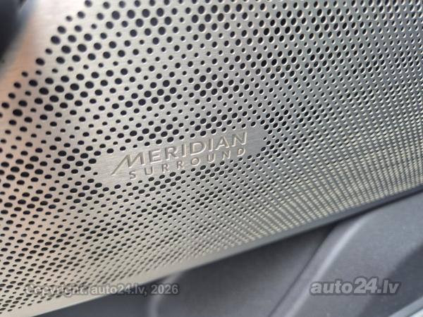 Land Rover Range Rover Velar 2018 in Parnu on AUTOMOTO.COM.LV Black Land Rover Range Rover Velar 2018 in Parnu, with an engine capacity of 2.00 L and mileage of 112 thousand km for 27500 €, photo 11 on AUTOMOTO.COM.LV