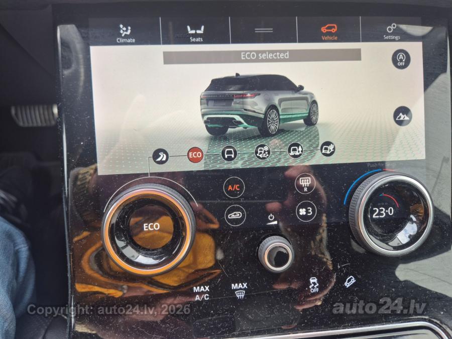 Melns Land Rover Range Rover Velar 2018 Pērnava, ar dzinēja tilpumu 2.00 L un nobraukumu 112 tūkst. km par 27500 €, foto 15 vietnē AUTOMOTO.COM.LV