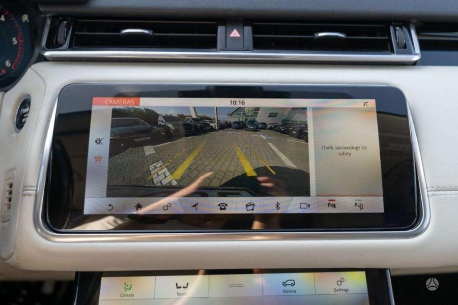 Blue Land Rover Range Rover Velar 2017 in Vilnius, with an engine capacity of 3.00 L and mileage of 172 thousand km for 23600 €, photo 15 on AUTOMOTO.COM.LV