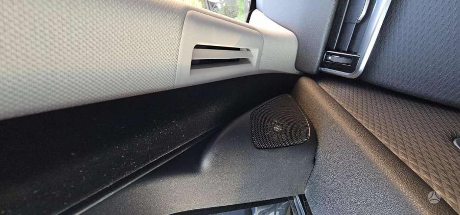 Zils Land Rover Range Rover Velar 2022 Panevēža, ar dzinēja tilpumu 2.00 L un nobraukumu 69 tūkst. km par 40900 €, foto 20 vietnē AUTOMOTO.COM.LV