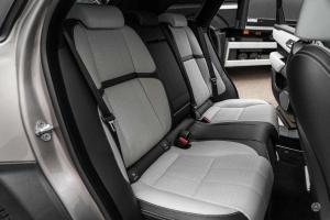 Brūns Land Rover Range Rover Velar 2017 Viļņa, ar dzinēja tilpumu 2.99 L un nobraukumu 183 tūkst. km par 29990 €, foto 38 vietnē AUTOMOTO.COM.LV