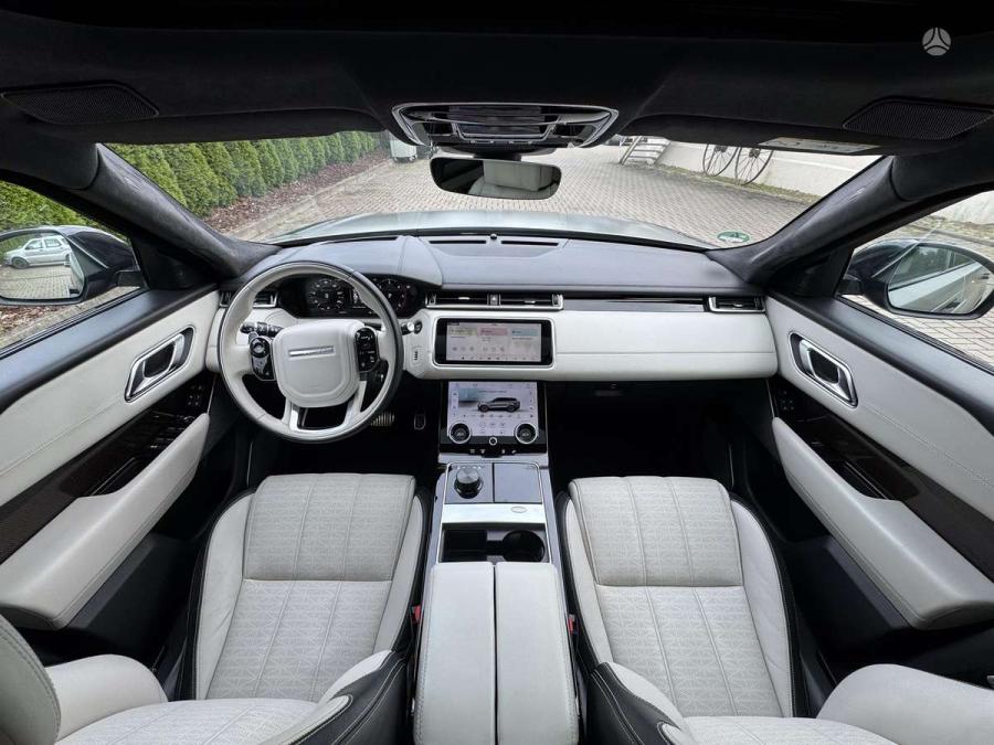 Brown Land Rover Range Rover Velar 2017 in Siauliai, with an engine capacity of 3.00 L and mileage of 156 thousand km for 23990 €, photo 14 on AUTOMOTO.COM.LV