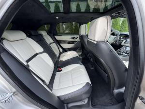 Brown Land Rover Range Rover Velar 2017 in Siauliai, with an engine capacity of 3.00 L and mileage of 156 thousand km for 23990 €, photo 19 on AUTOMOTO.COM.LV