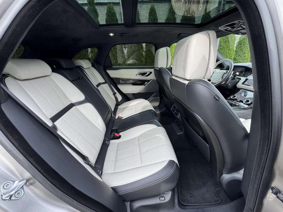 Brown Land Rover Range Rover Velar 2017 in Siauliai, with an engine capacity of 3.00 L and mileage of 156 thousand km for 23990 €, photo 19 on AUTOMOTO.COM.LV
