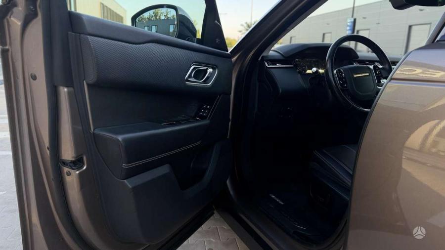 Brūns Land Rover Range Rover Velar 2018 Viļņa, ar dzinēja tilpumu 2.00 L un nobraukumu 150 tūkst. km par 21500 €, foto 28 vietnē AUTOMOTO.COM.LV