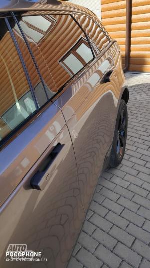 Brown Land Rover Range Rover Velar 2018 in Kaunas, with an engine capacity of 2.00 L and mileage of 153 thousand km for 22000 €, photo 8 on AUTOMOTO.COM.LV