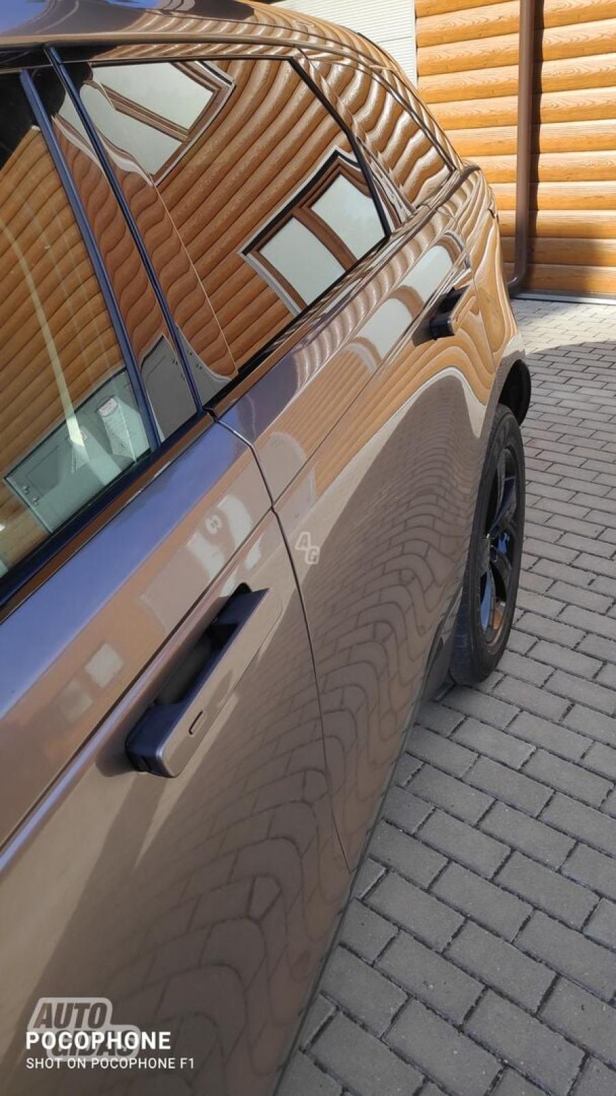 Brown Land Rover Range Rover Velar 2018 in Kaunas, with an engine capacity of 2.00 L and mileage of 153 thousand km for 22000 €, photo 8 on AUTOMOTO.COM.LV