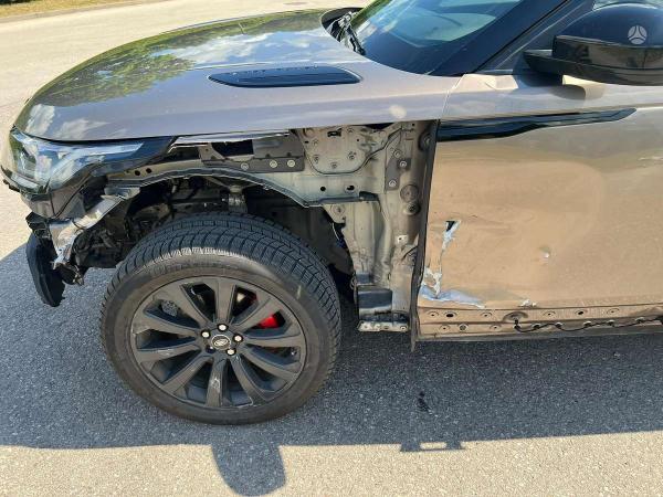 Brown Land Rover Range Rover Velar 2018 in Kaunas, with an engine capacity of 2.00 L and mileage of 240 thousand km for 14500 €, photo 5 on AUTOMOTO.COM.LV