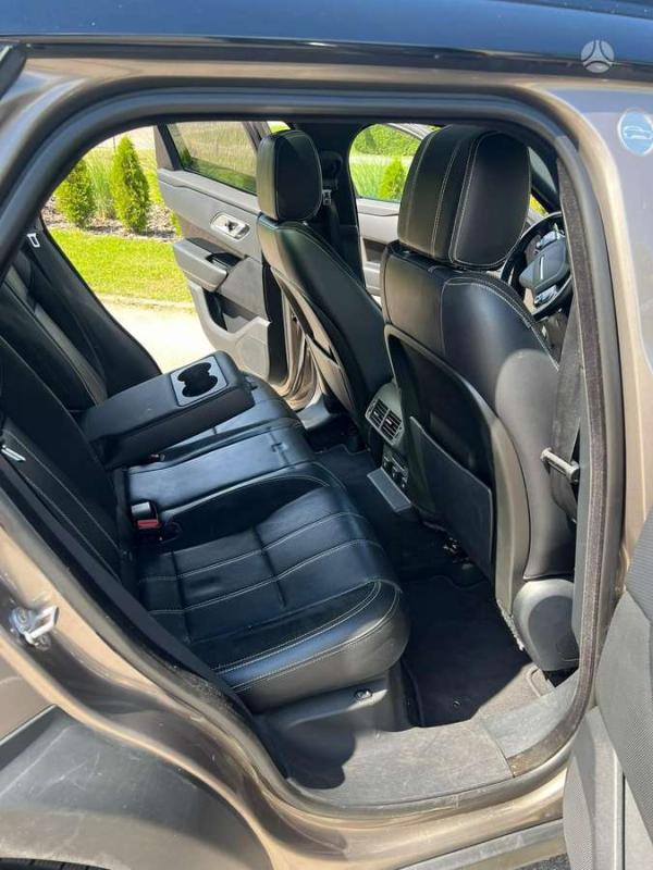 Brown Land Rover Range Rover Velar 2018 in Kaunas, with an engine capacity of 2.00 L and mileage of 240 thousand km for 14500 €, photo 10 on AUTOMOTO.COM.LV