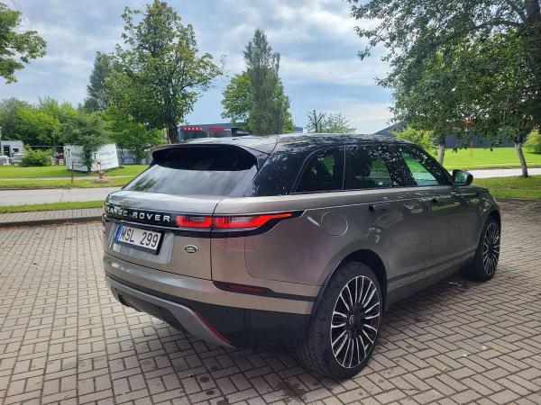 Brown Land Rover Range Rover Velar 2018 in Siauliai, with an engine capacity of 2.00 L and mileage of 270 thousand km for 18500 €, photo 3 on AUTOMOTO.COM.LV
