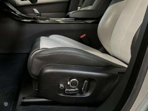 Land Rover Range Rover Velar 2024 Viļņa, ar dzinēja tilpumu 3.00 L un nobraukumu 23 tūkst. km par 75000 €, foto 12 vietnē AUTOMOTO.COM.LV