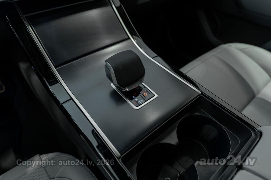 Green Land Rover Range Rover Velar 2026 in Tallinn, with an engine capacity of 2.00 L and mileage of 12 thousand km for 78950 €, photo 14 on AUTOMOTO.COM.LV