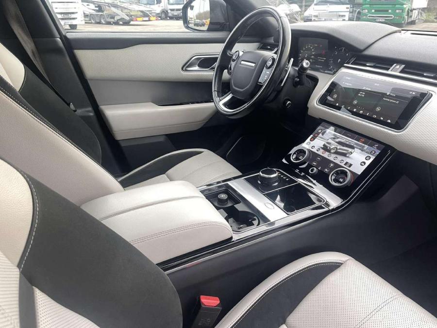Grey Land Rover Range Rover Velar 2017 in Siauliai, with an engine capacity of 2.00 L and mileage of 160 thousand km for 23300 €, photo 11 on AUTOMOTO.COM.LV