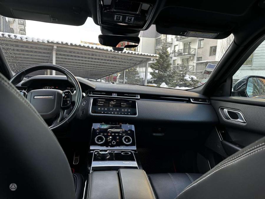 Grey Land Rover Range Rover Velar 2017 in Vilnius, with an engine capacity of 2.99 L and mileage of 188 thousand km for 29999 €, photo 25 on AUTOMOTO.COM.LV