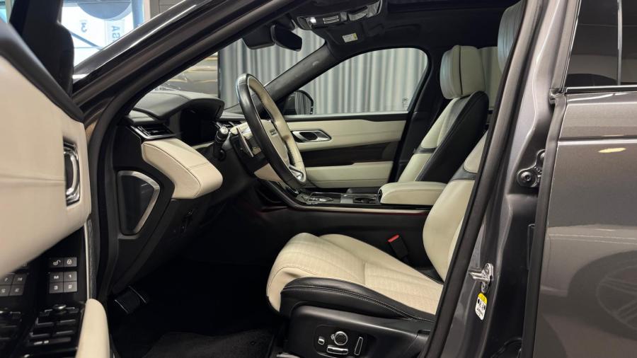 Pelēks Land Rover Range Rover Velar 2017 Rīga, ar dzinēja tilpumu 3.00 L un nobraukumu 182 tūkst. km par 27990 €, foto 8 vietnē AUTOMOTO.COM.LV