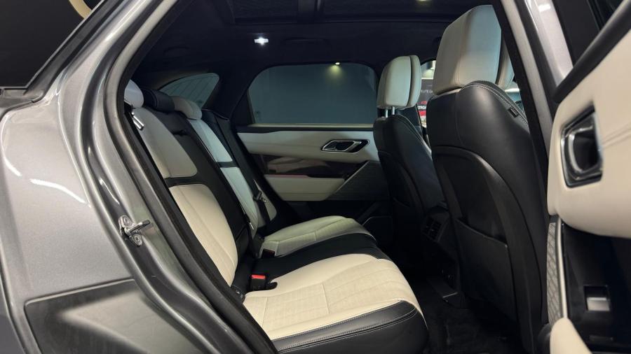 Pelēks Land Rover Range Rover Velar 2017 Rīga, ar dzinēja tilpumu 3.00 L un nobraukumu 182 tūkst. km par 27990 €, foto 22 vietnē AUTOMOTO.COM.LV