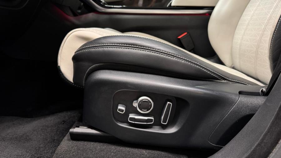 Pelēks Land Rover Range Rover Velar 2017 Rīga, ar dzinēja tilpumu 3.00 L un nobraukumu 182 tūkst. km par 27990 €, foto 29 vietnē AUTOMOTO.COM.LV