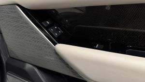 Pelēks Land Rover Range Rover Velar 2017 Rīga, ar dzinēja tilpumu 3.00 L un nobraukumu 182 tūkst. km par 27990 €, foto 31 vietnē AUTOMOTO.COM.LV