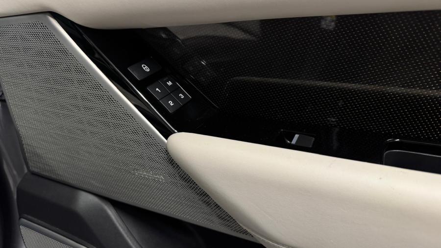 Pelēks Land Rover Range Rover Velar 2017 Rīga, ar dzinēja tilpumu 3.00 L un nobraukumu 182 tūkst. km par 27990 €, foto 31 vietnē AUTOMOTO.COM.LV